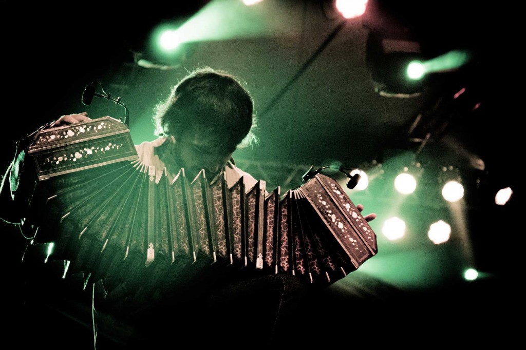 The Range Rover P400e - By Aaron Edgeworth - The ReviewThe Review ...