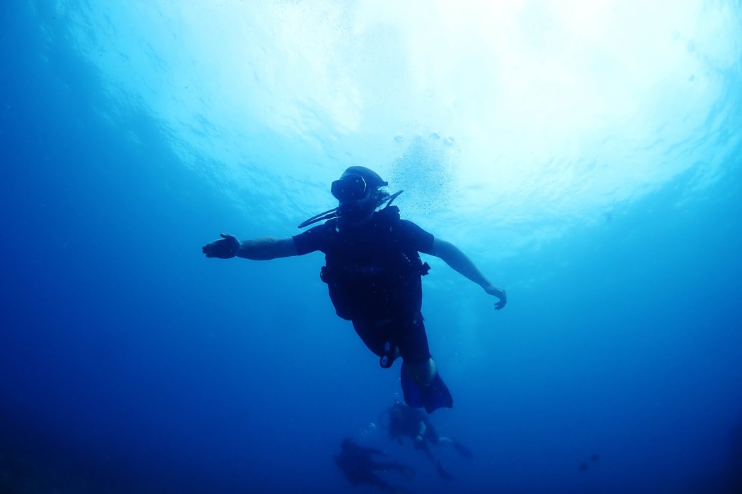 The Range Rover P400e - By Aaron Edgeworth - The ReviewThe Review ...