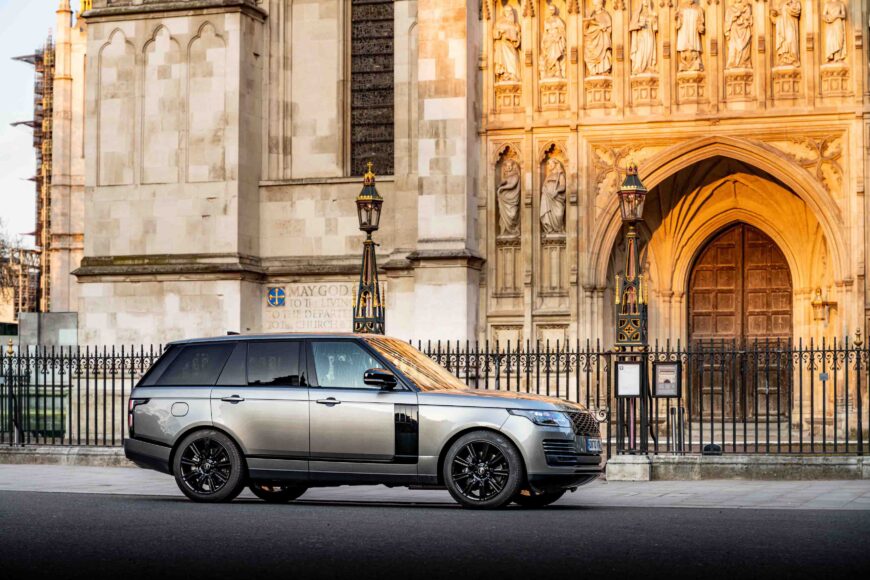The Range Rover P400e - By Aaron Edgeworth - The ReviewThe Review Magazine.
